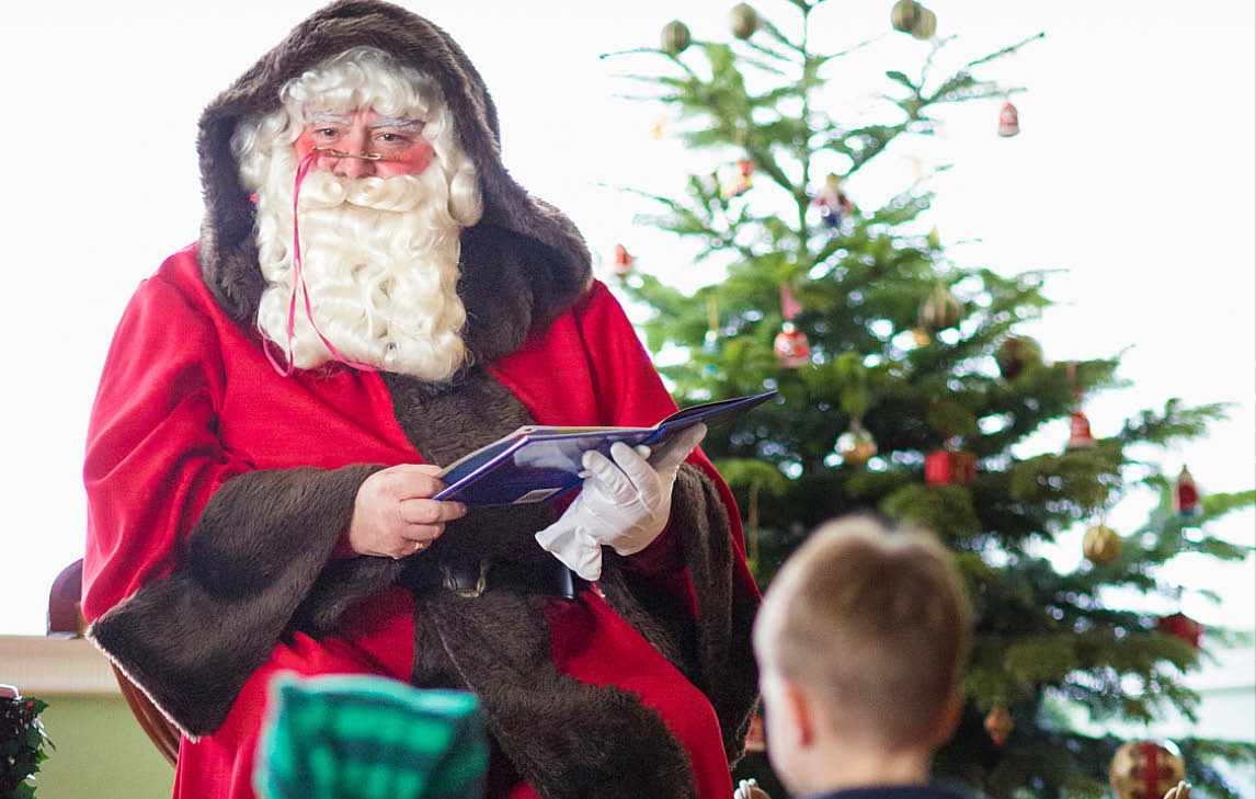 Christmas events, festive crafts and traditions | English Heritage