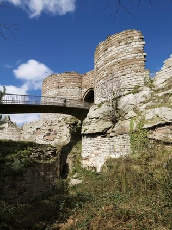 Beeston Castle and Woodland Park | English Heritage