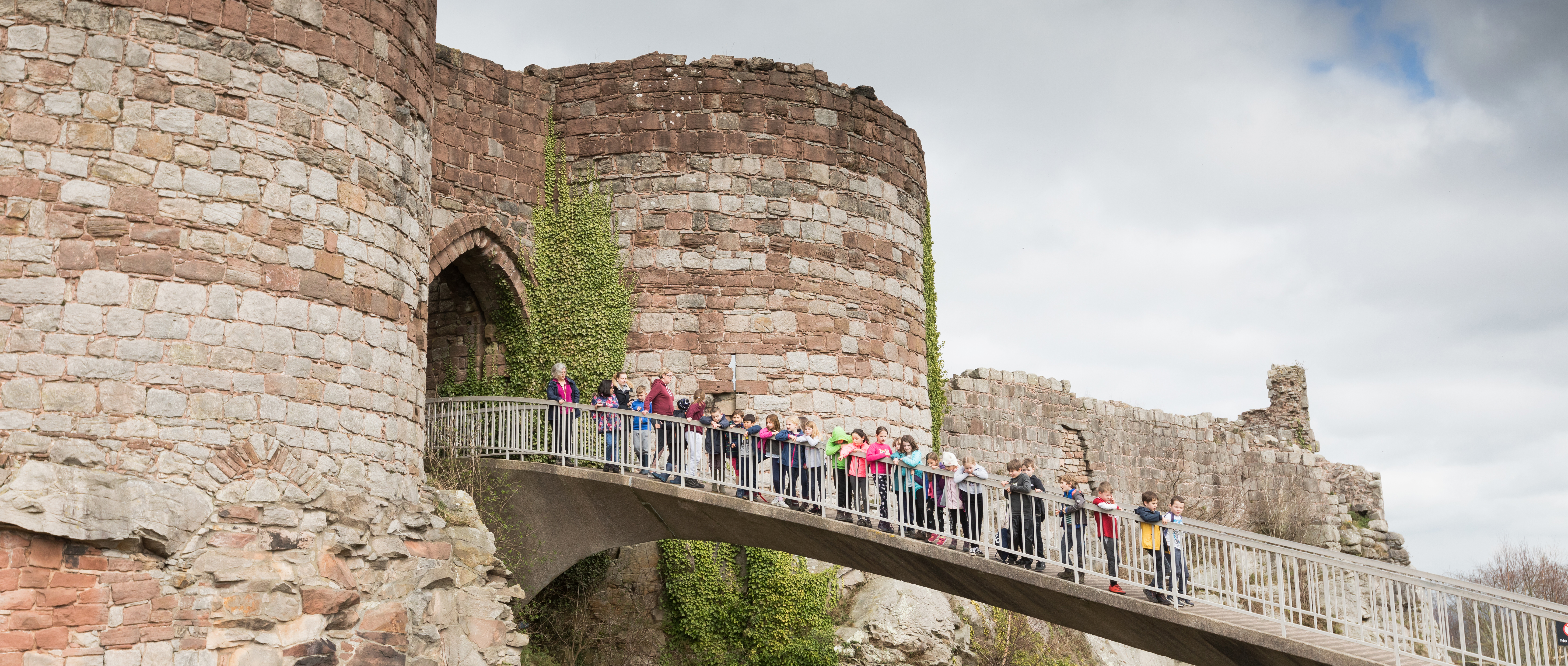 School Visits at Beeston Castle | English Heritage