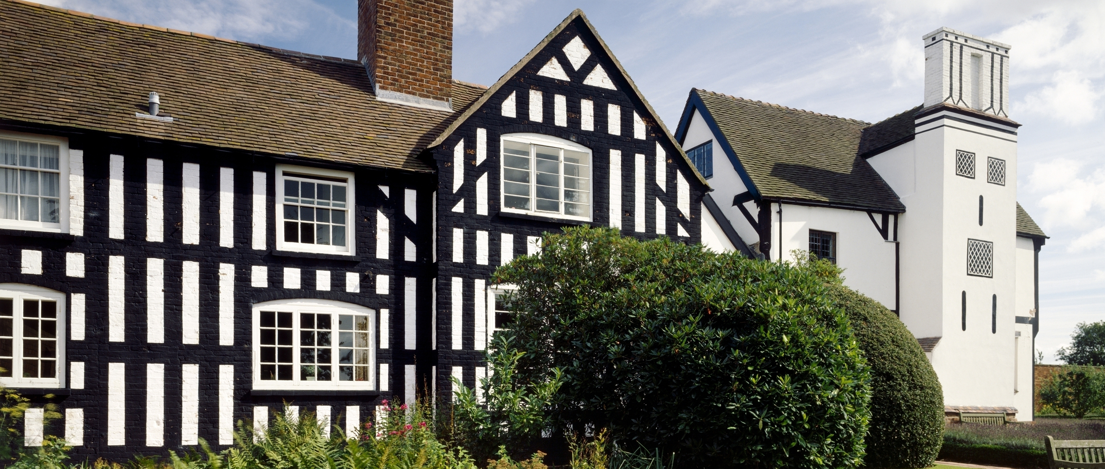 School visits to Boscobel House and the Royal Oak | English Heritage