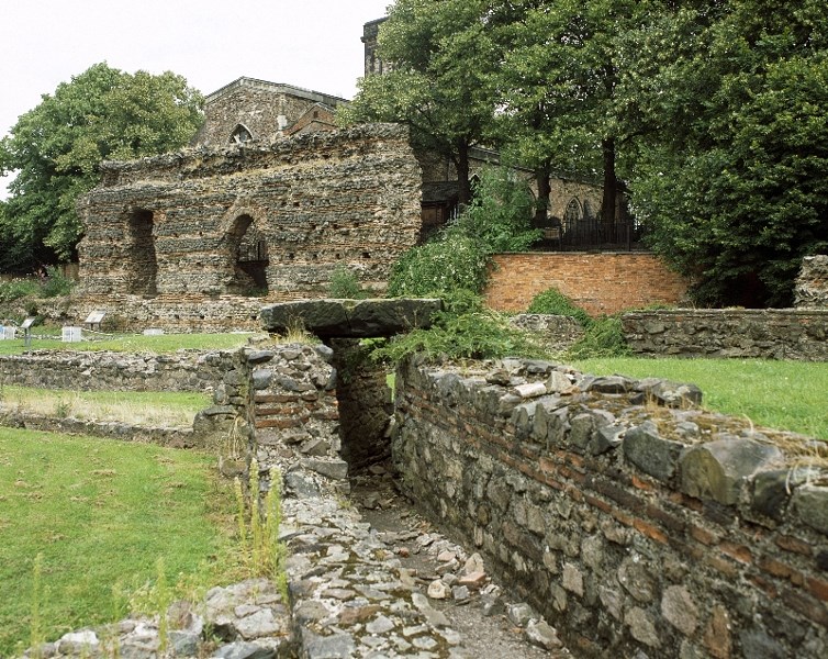 Jewry Wall | English Heritage