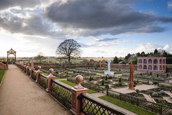 Kenilworth Elizabethan Garden | English Heritage