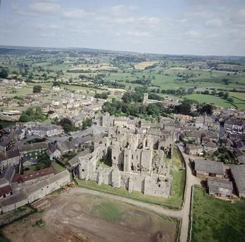Middleham Castle | English Heritage
