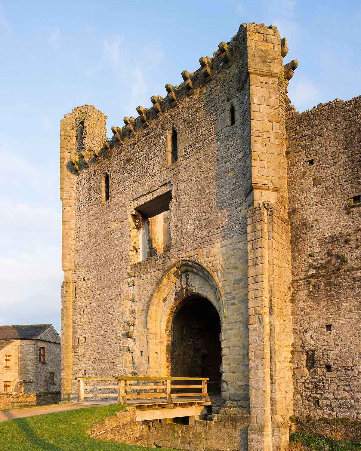 History of Middleham Castle | English Heritage