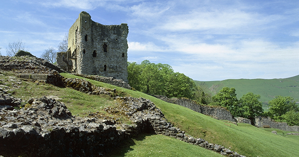 History of Peveril Castle | English Heritage