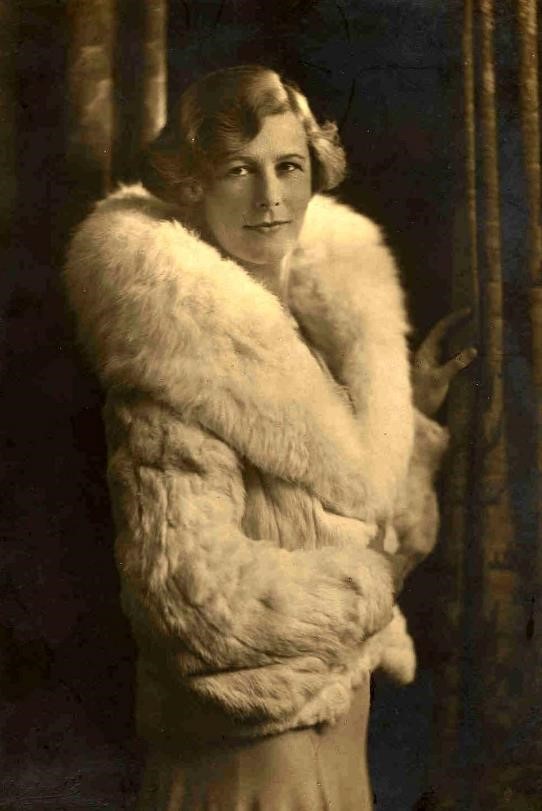 Mrs Van Daan Fur Coat