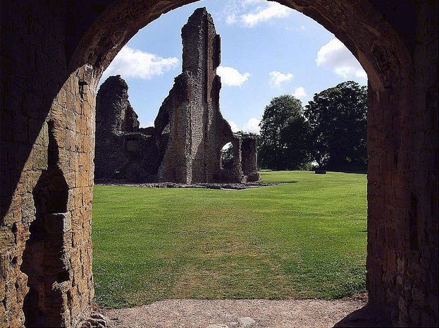 Sherborne Old Castle | English Heritage